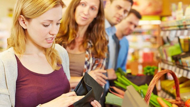 50 Weird Ways People Go Broke – Smart Living Tips